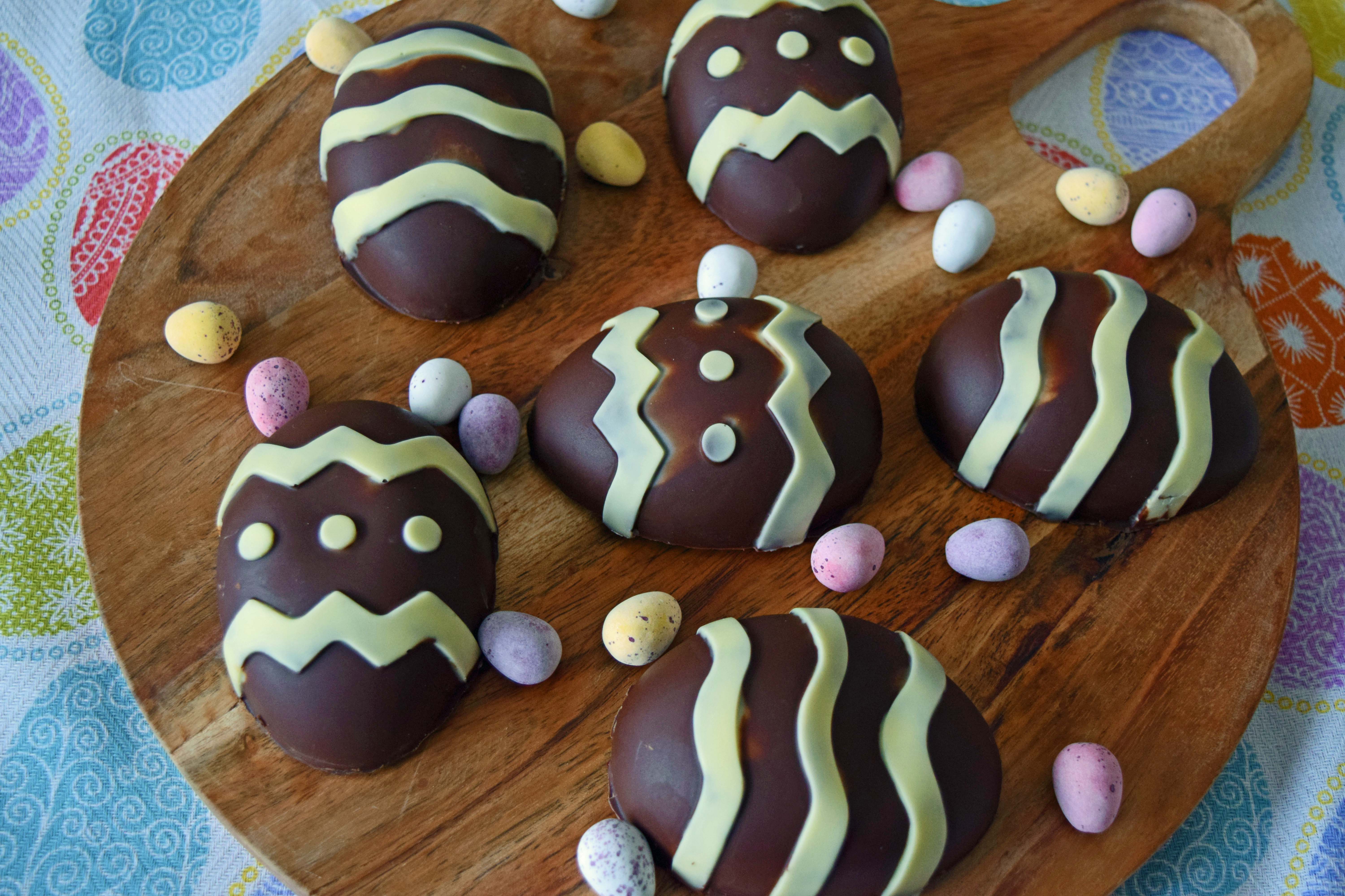 White Chocolate and Oreo Fudge Filled Easter Eggs | Seasalt & Apple Pie