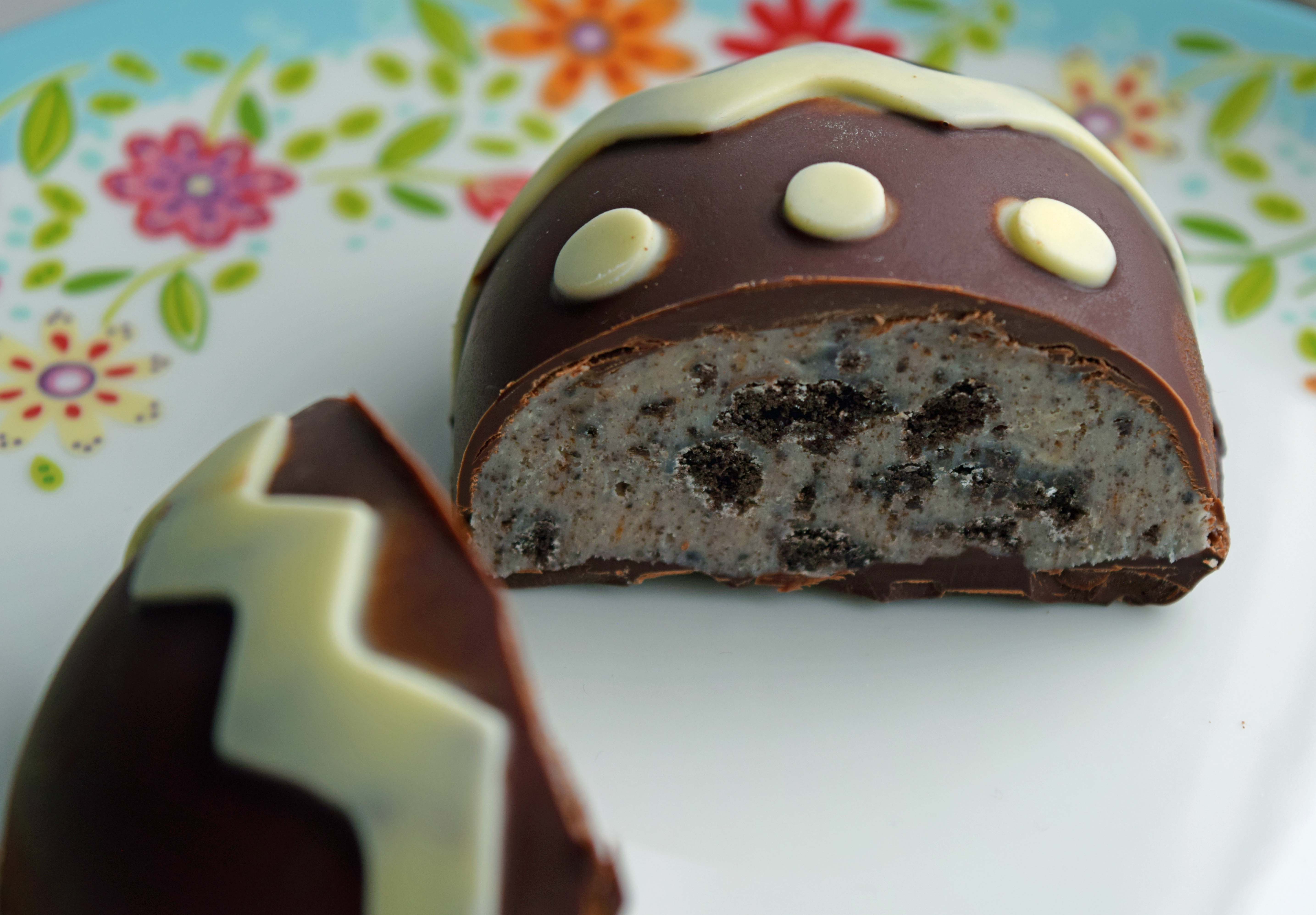 White Chocolate and Oreo Fudge Filled Easter Eggs | Seasalt & Apple Pie